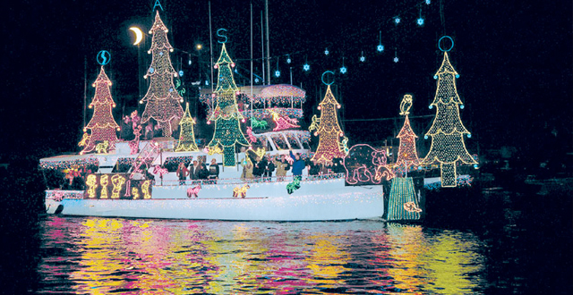 Holiday Lighted Boat Parade at Fisherman's Wharf - San Francisco, CA ...
